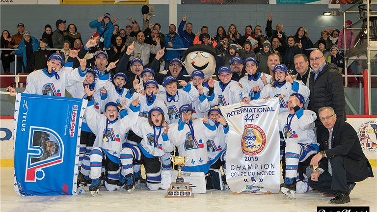 Husky Pee-Wee A2 double champions du tournoi International Pee-Wee de ...